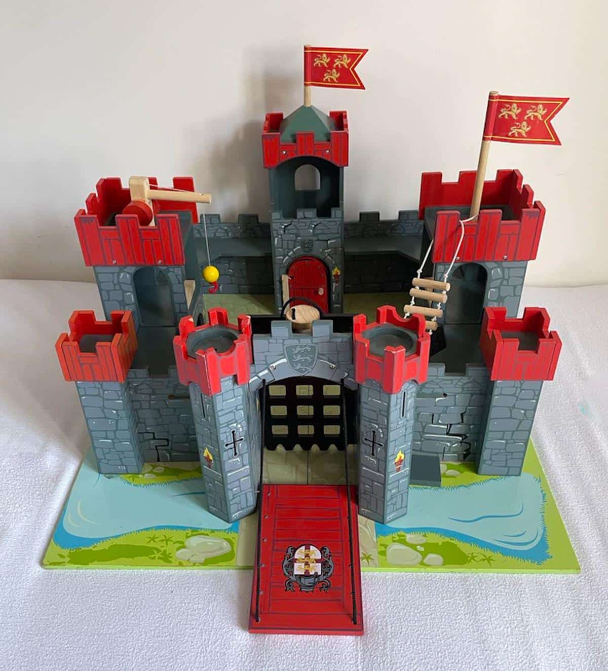 Lionheart Wooden Castle